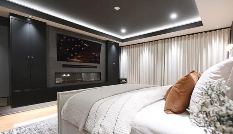 An Ultra-Luxurious Primary Suite: RIVERSIDE CONSTRUCTION HELMS HIGH-END ...
